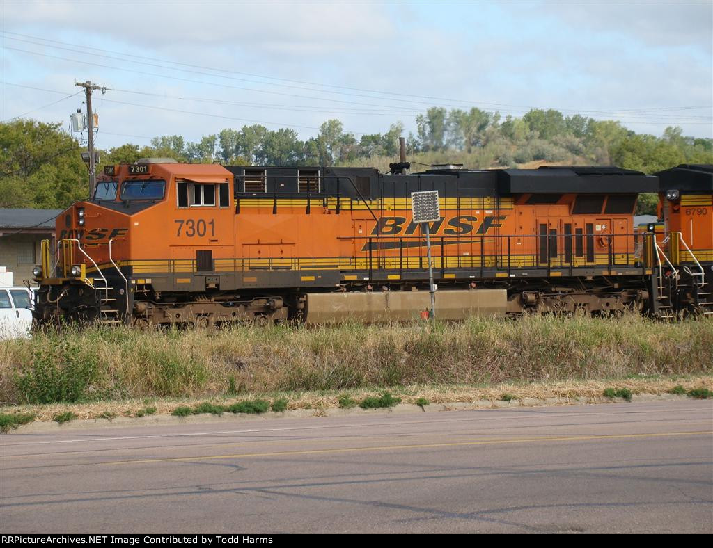 BNSF 7301